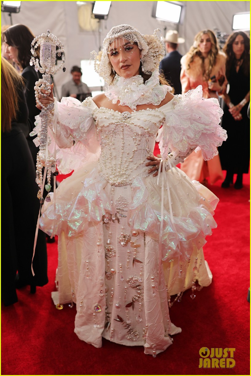 Sierra Ferrell Wins Several Awards at Grammys 2025 Ahead of Main ...