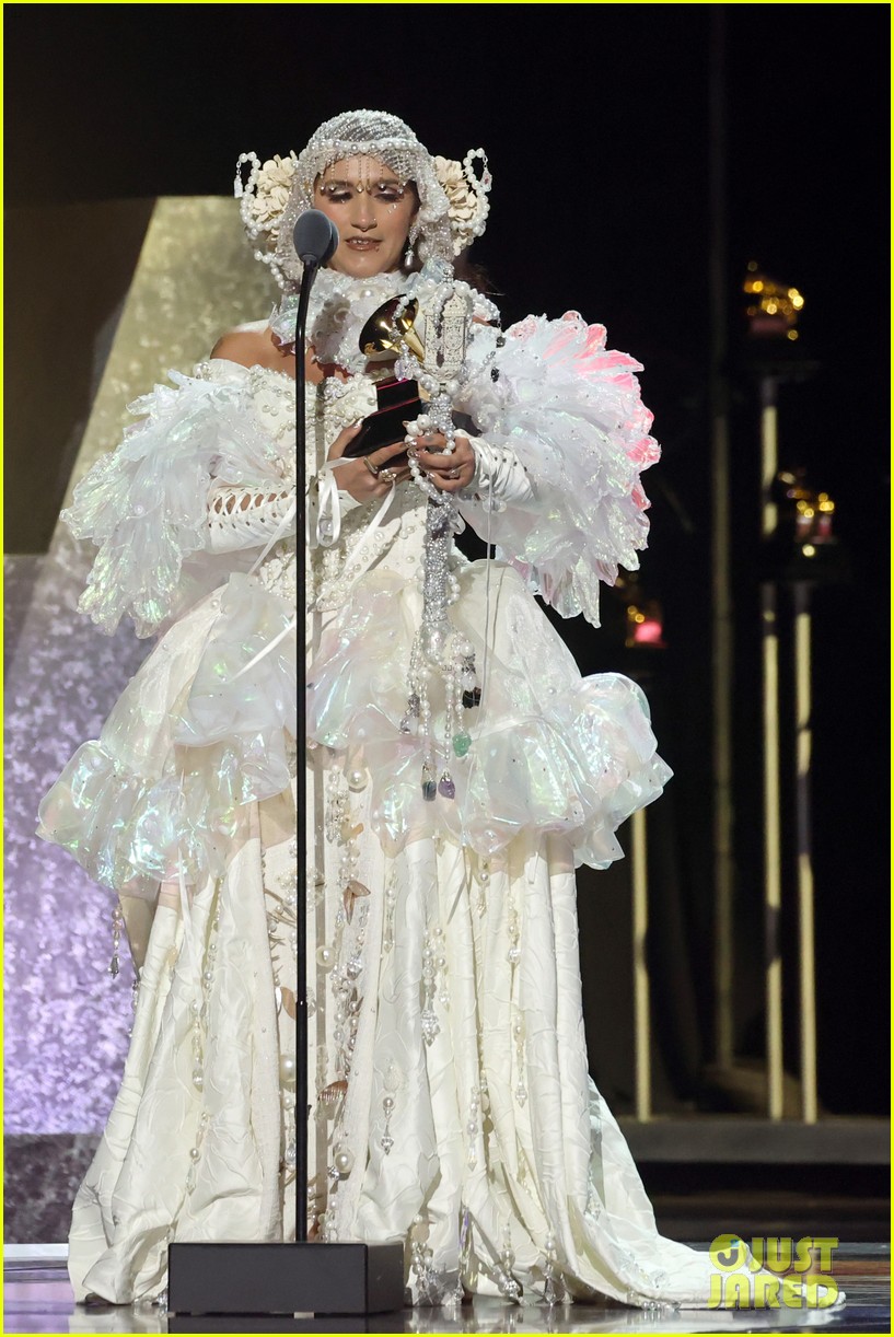 Sierra Ferrell Wins Several Awards at Grammys 2025 Ahead of Main ...