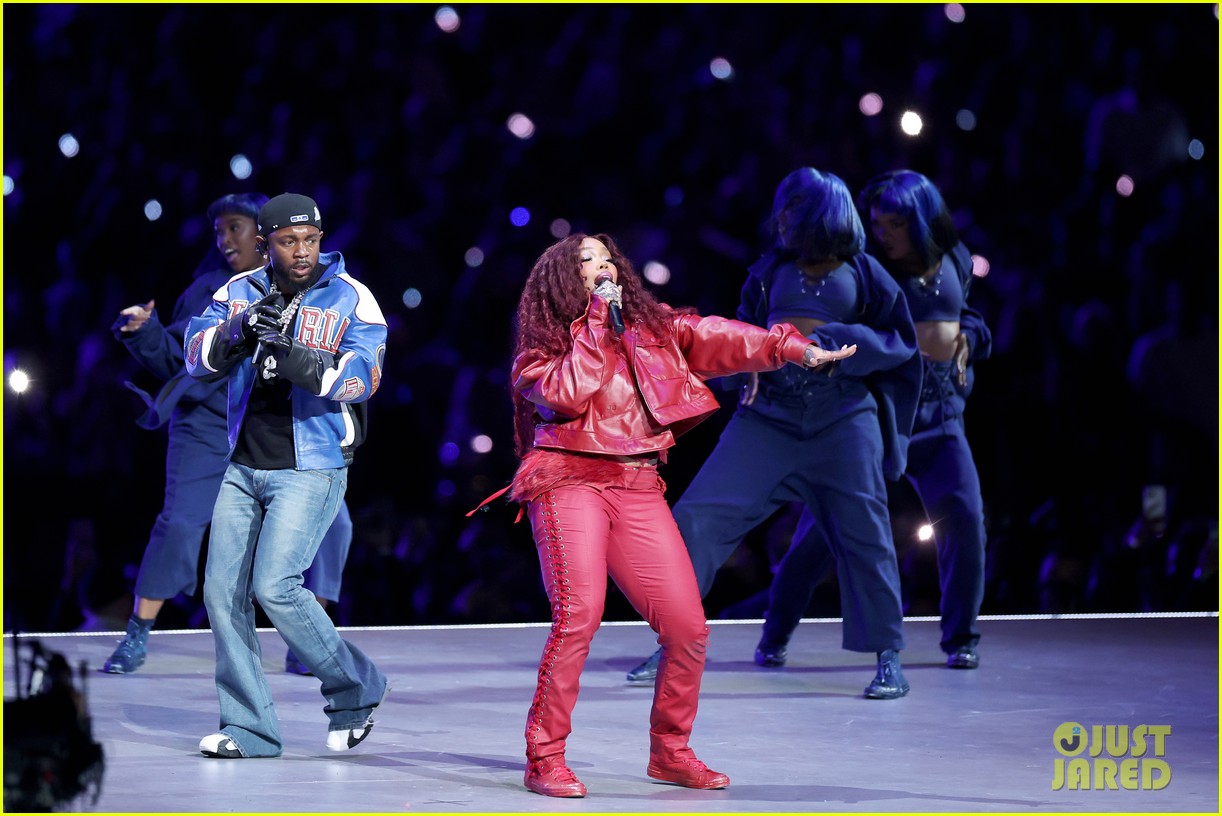 SZA Joins Kendrick Lamar & Performs 2 Songs During Super Bowl Halftime ...