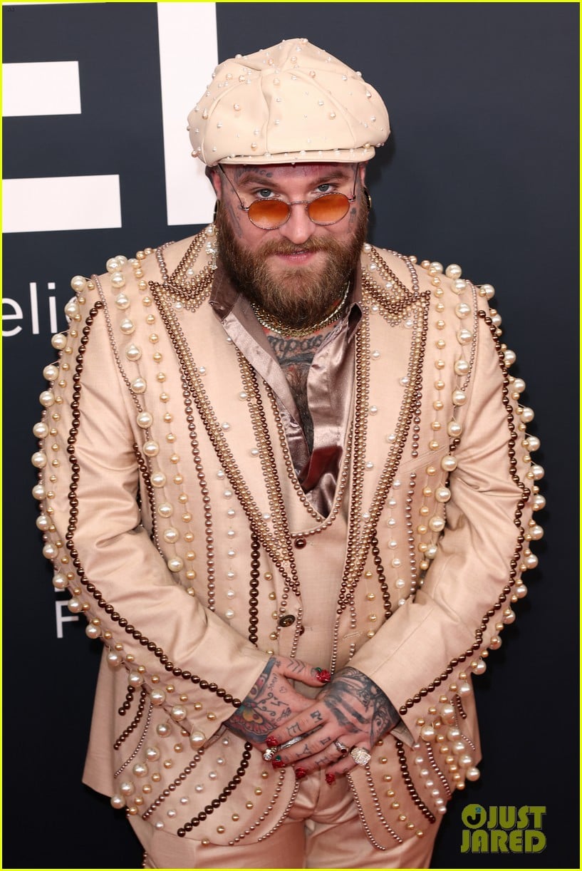 Teddy Swims Is Drenched in Pearls at Grammys 2025 with Pregnant ...