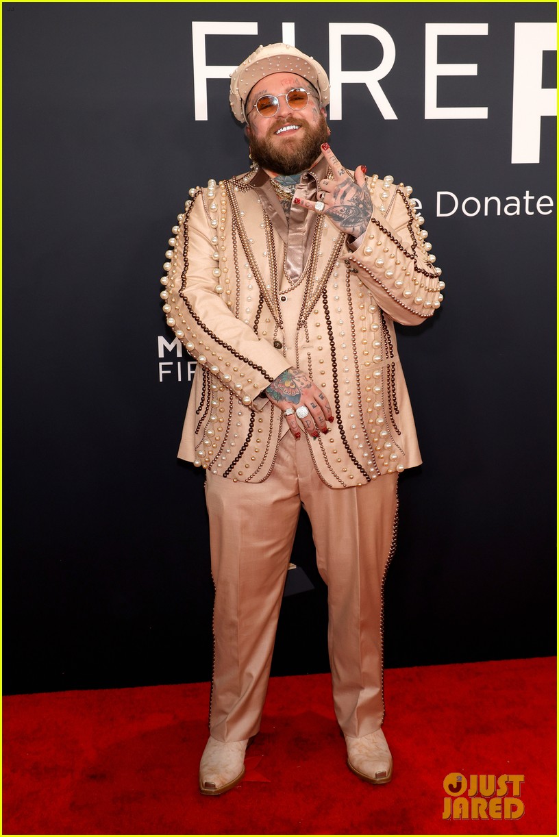 Teddy Swims Is Drenched in Pearls at Grammys 2025 with Pregnant ...