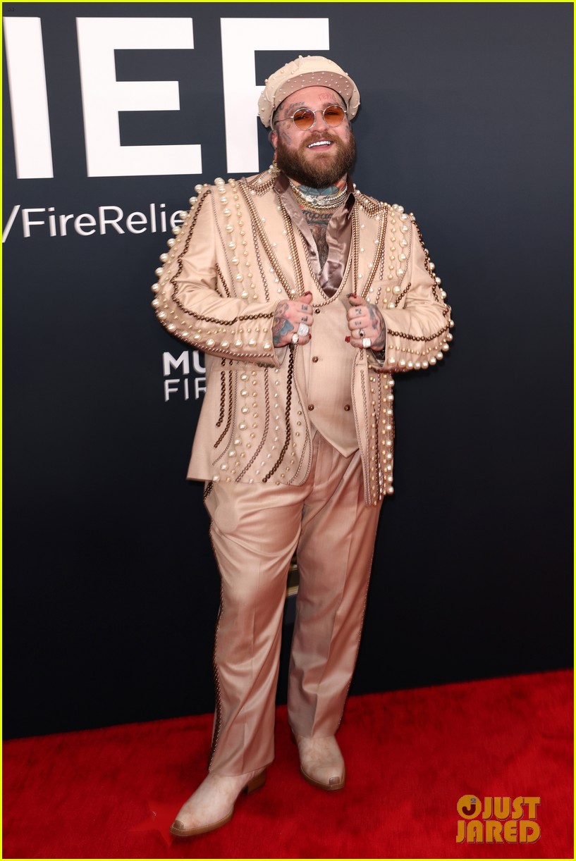 Teddy Swims Is Drenched in Pearls at Grammys 2025 with Pregnant ...