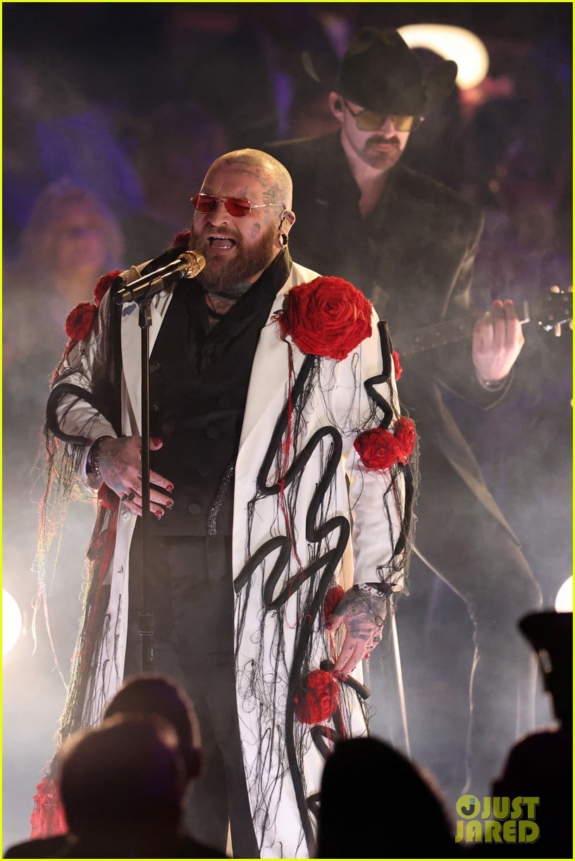 Teddy Swims Gives Intimate Performance of 'Lose Control' at Grammys ...