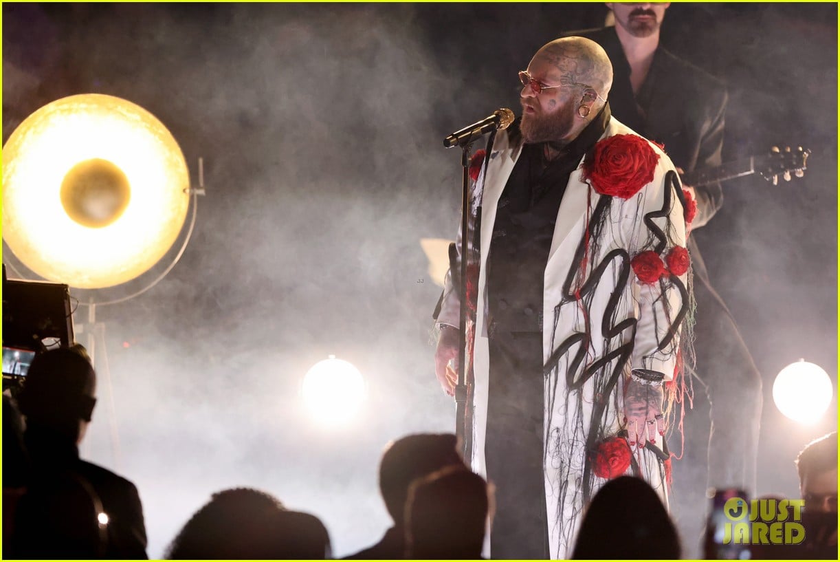 Teddy Swims Gives Intimate Performance of 'Lose Control' at Grammys ...