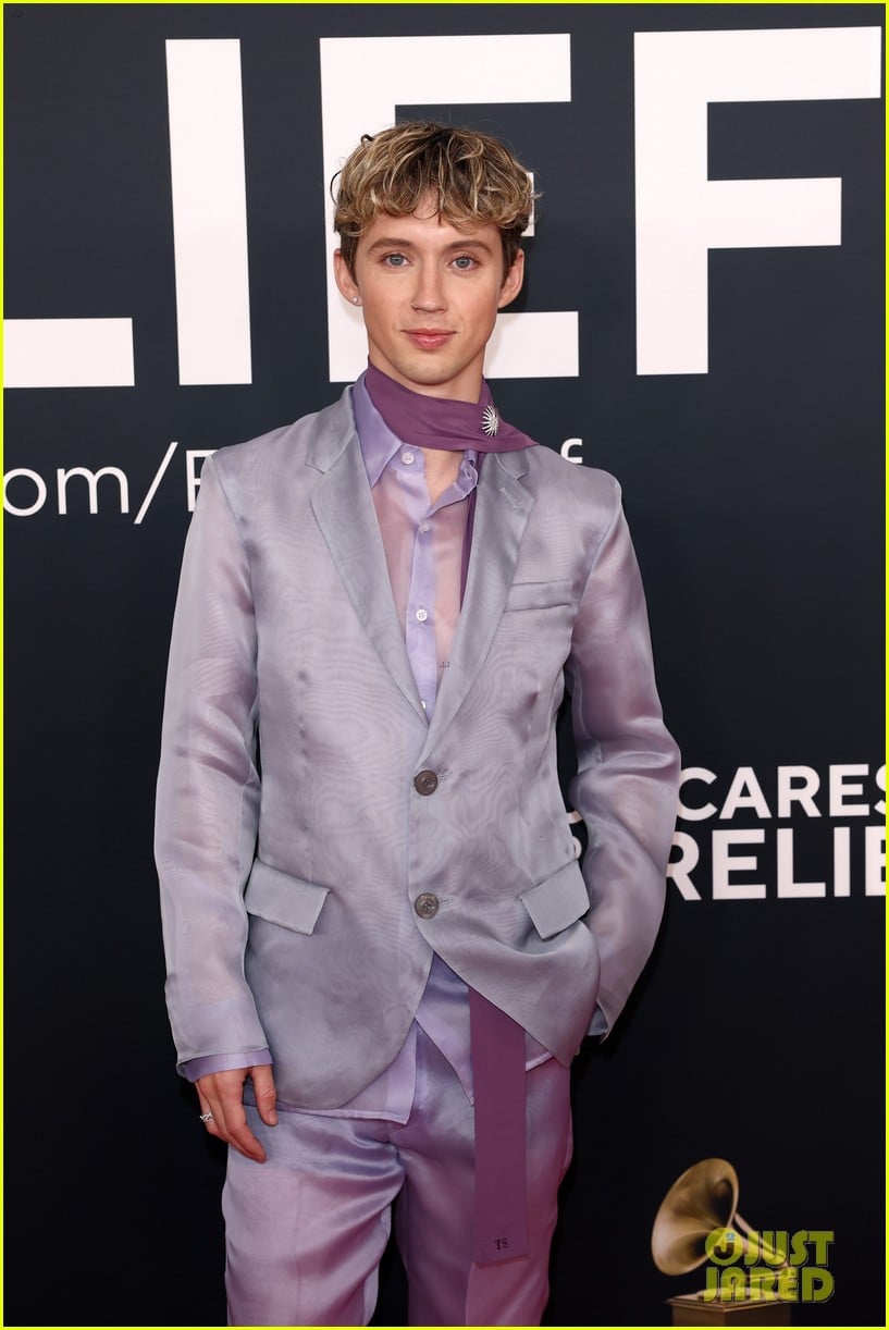 Troye Sivan Reacts to Losing to Charli XCX at Grammys 2025: 'I'm So Happy For Her': Photo ...