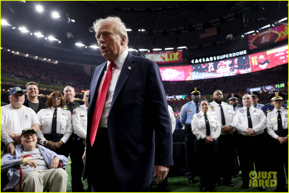 Who's Sitting with Donald Trump at Super Bowl 2025? Look Inside His Box ...