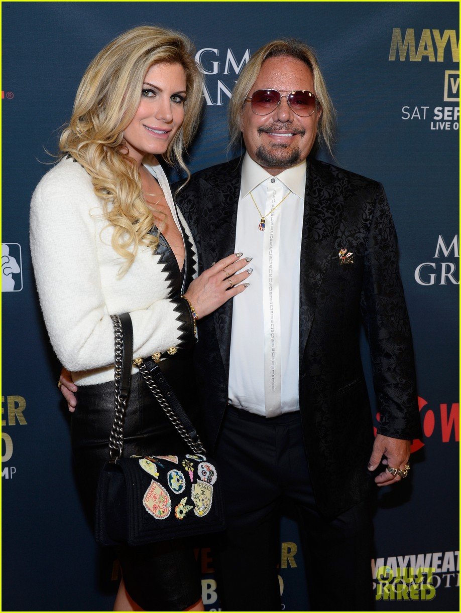 Vince Neil's Plane Involved in Deadly Arizona Crash, Girlfriend Rain ...