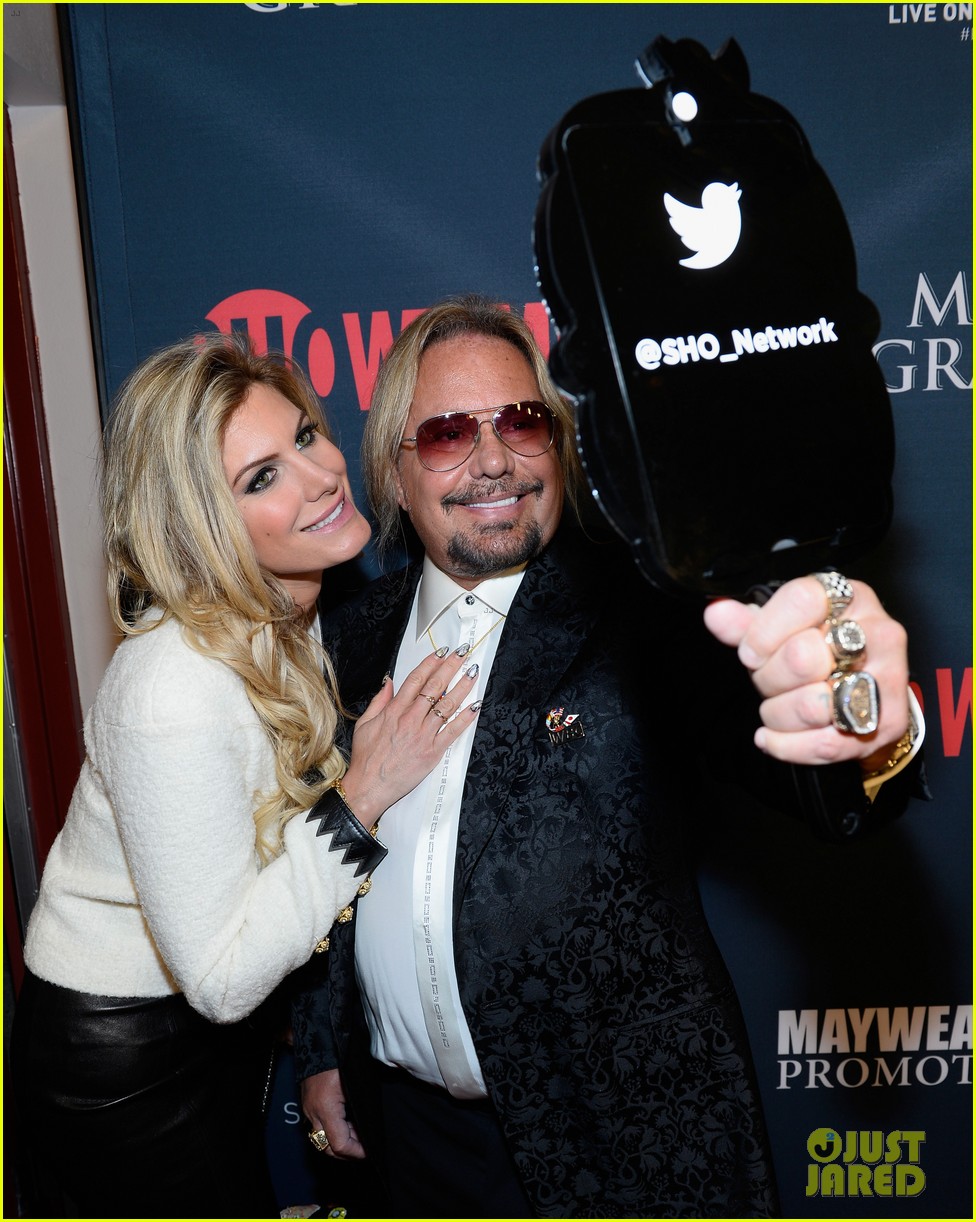 Vince Neil's Plane Involved in Deadly Arizona Crash, Girlfriend Rain ...