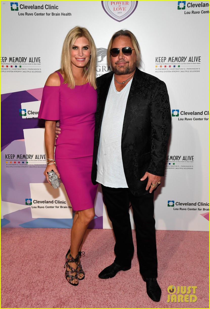 Vince Neil's Plane Involved in Deadly Arizona Crash, Girlfriend Rain ...