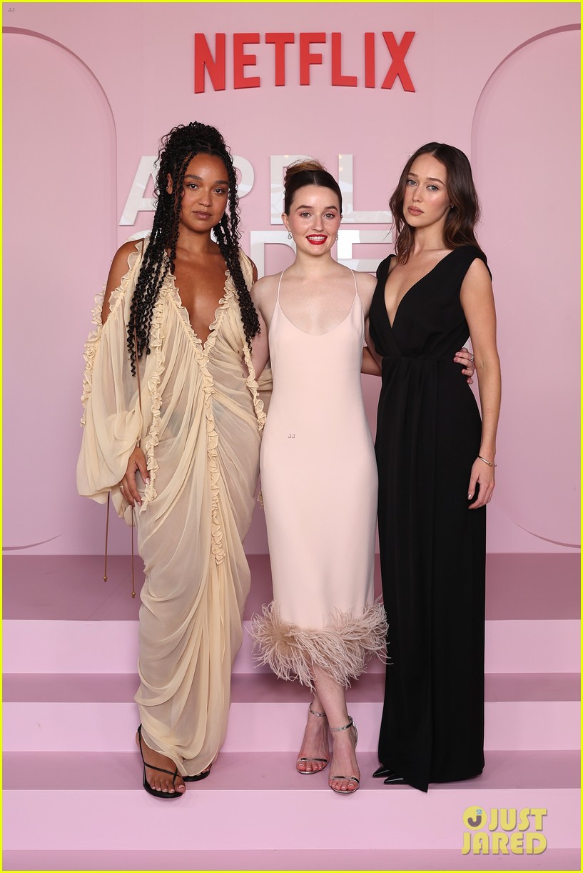 Kaitlyn Dever Joins Co-Stars Aisha Dee & Alycia Debnam-Carey at 'Apple Cider Vinegar' World ...