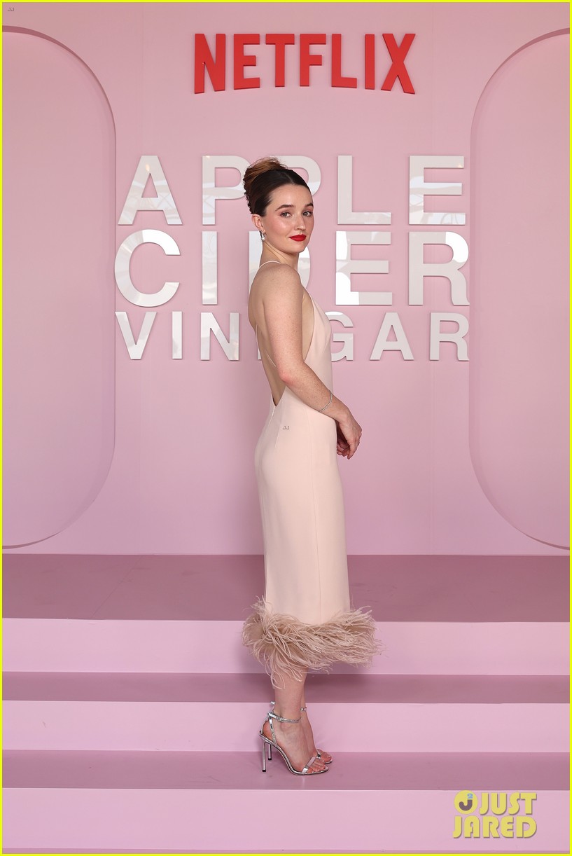 Kaitlyn Dever Joins Co-Stars Aisha Dee & Alycia Debnam-Carey at 'Apple Cider Vinegar' World ...