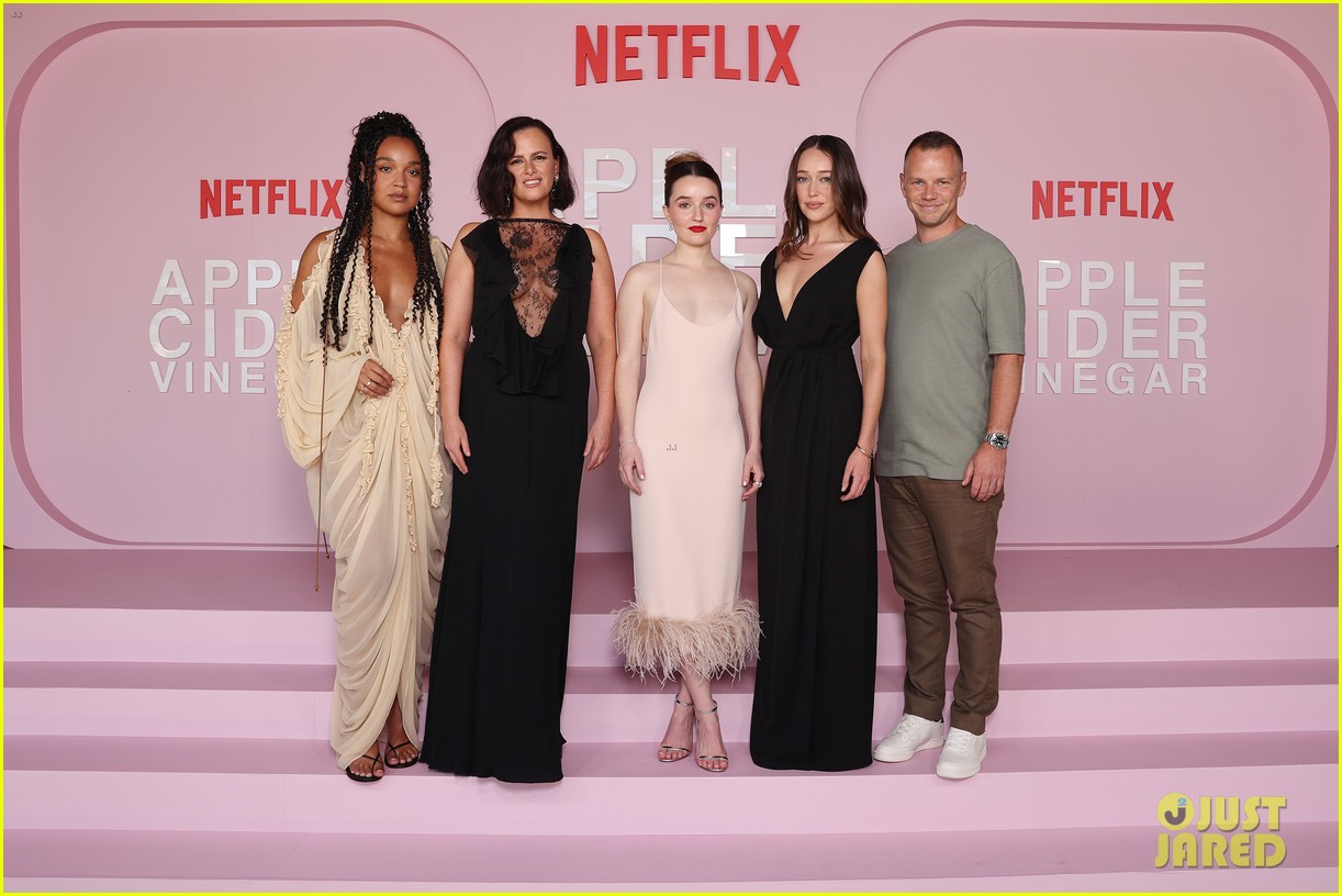 Kaitlyn Dever Joins Co-Stars Aisha Dee & Alycia Debnam-Carey at 'Apple Cider Vinegar' World ...