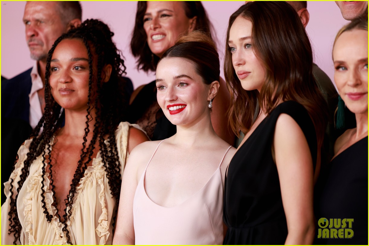 Kaitlyn Dever Joins Co-Stars Aisha Dee & Alycia Debnam-Carey at 'Apple Cider Vinegar' World ...