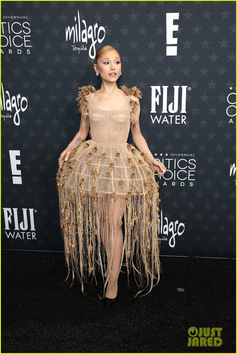 Ariana Grande & Cynthia Erivo Join 'Wicked' Cast at Critics Choice ...