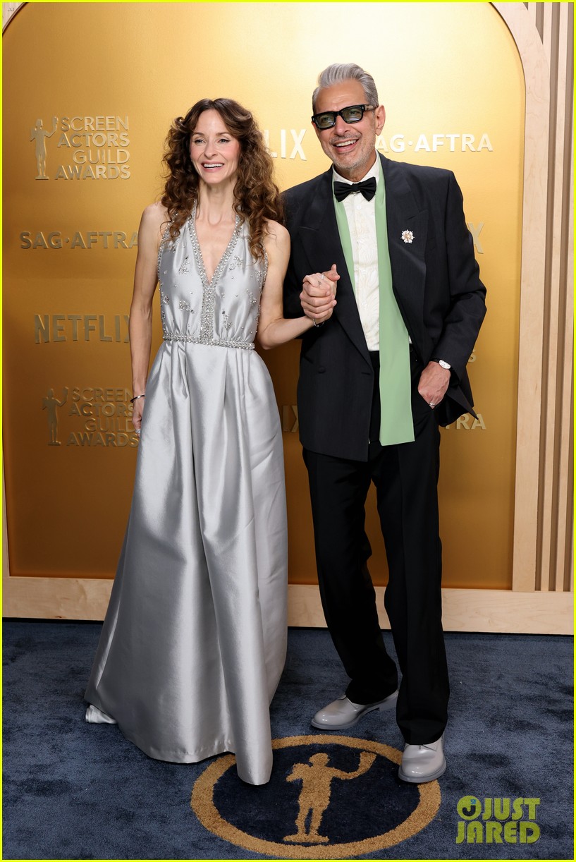 'Wicked' Cast Assembles at SAG Awards 2025, But Here's Why Jonathan ...