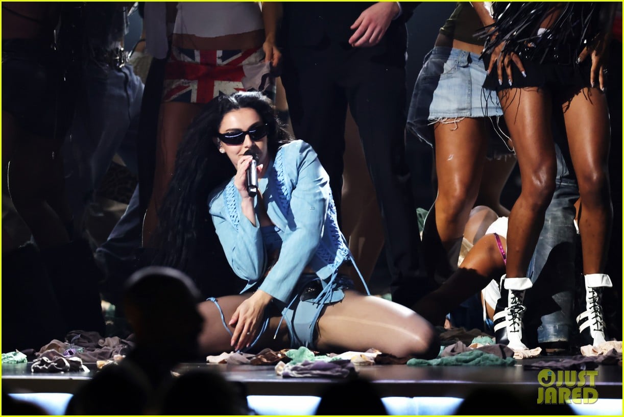 Charli XCX Brings 'Brat' to Grammys 2025 with Incredible Performance - Watch Now!: Photo 5121102 ...