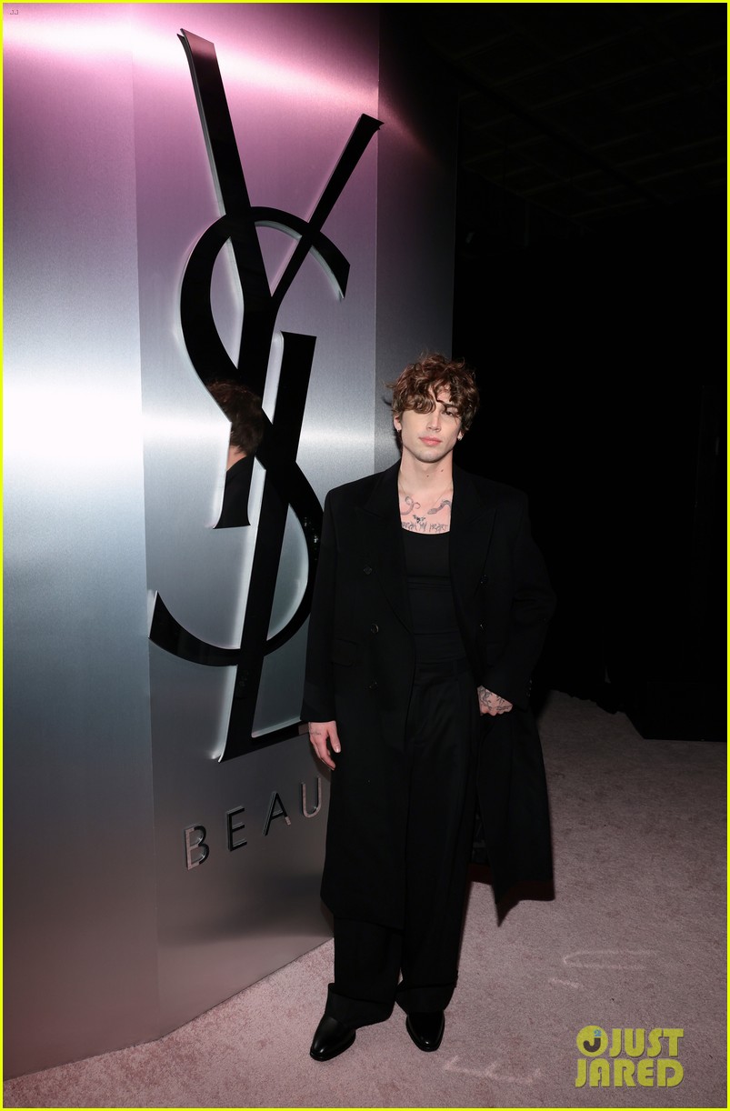 Cooper Koch, Kesha & Nicole Richie Jumpstart NYFW at YSL Beauty Party: Photo 5122993 | Jesse ...