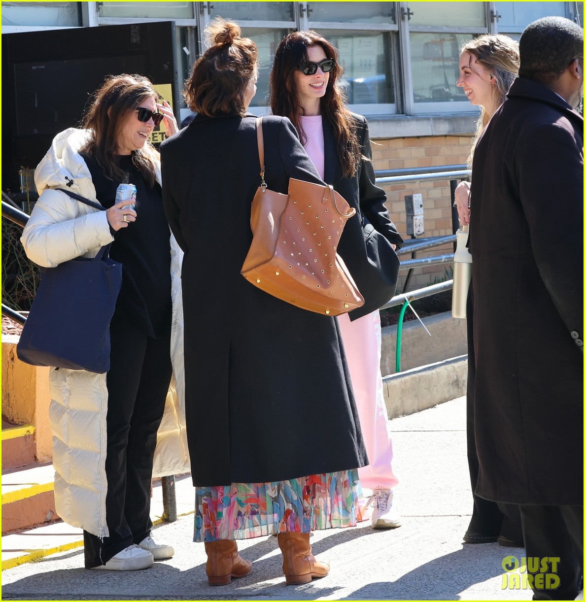 Anne Hathaway Smiles on NYC Set of 'Verity,' New Film Based on a ...