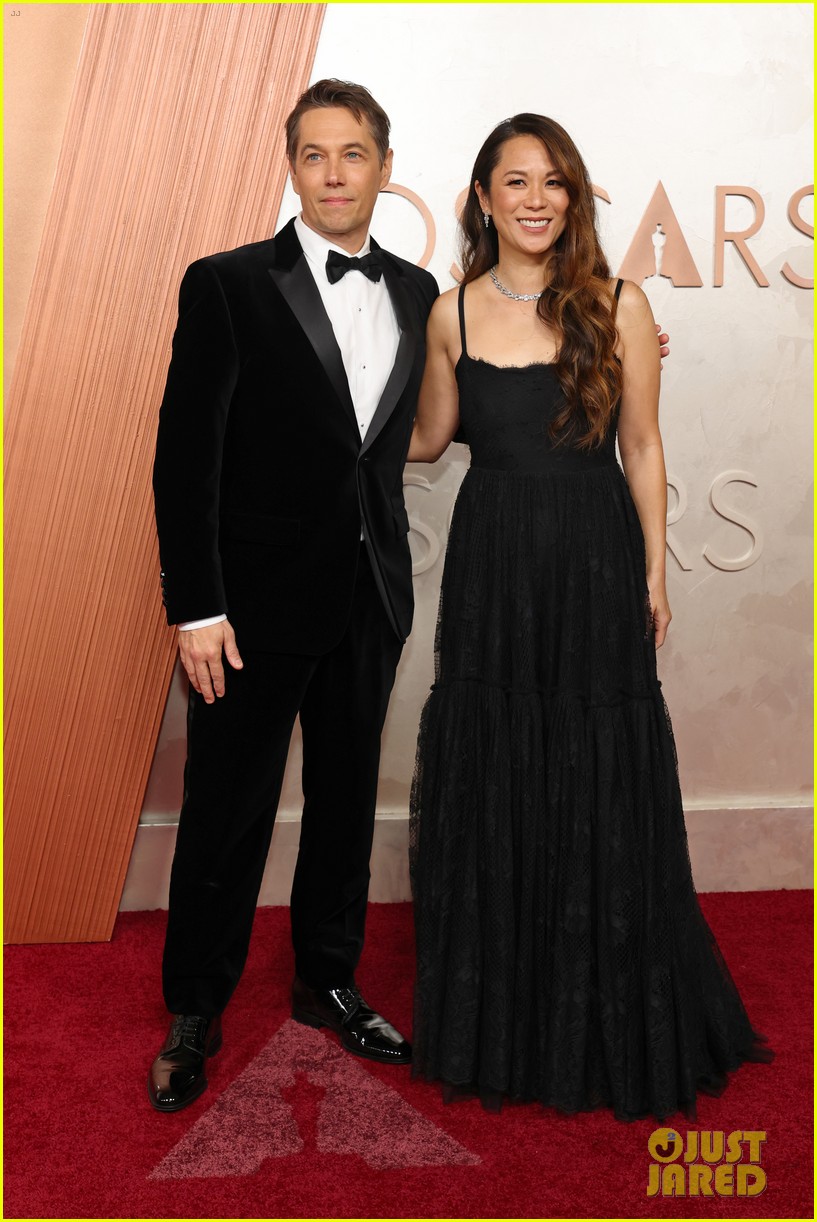 Photo: anora cast hit the red carpet at oscars 2025 01 | Photo 5131823 ...