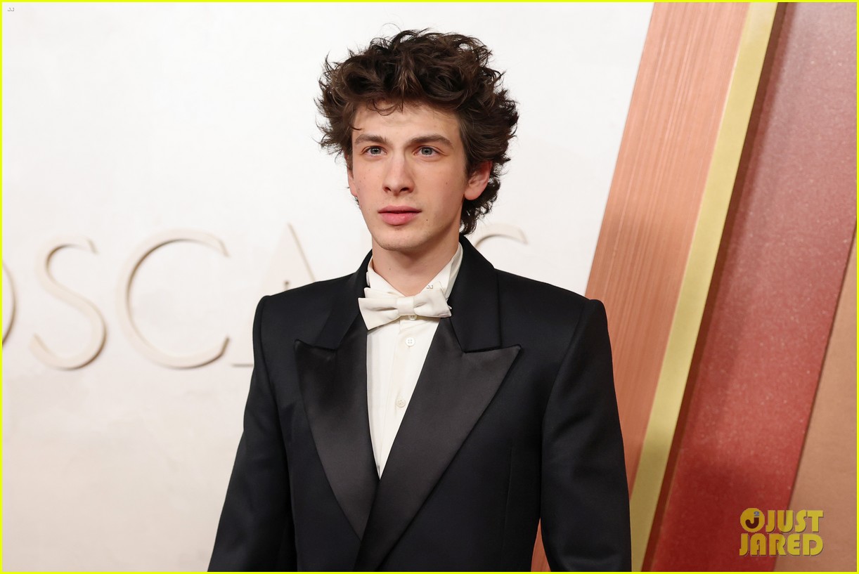 Anora's Yura Borisov Looks So In Love with Wife Anna Shevchuk at Oscars ...