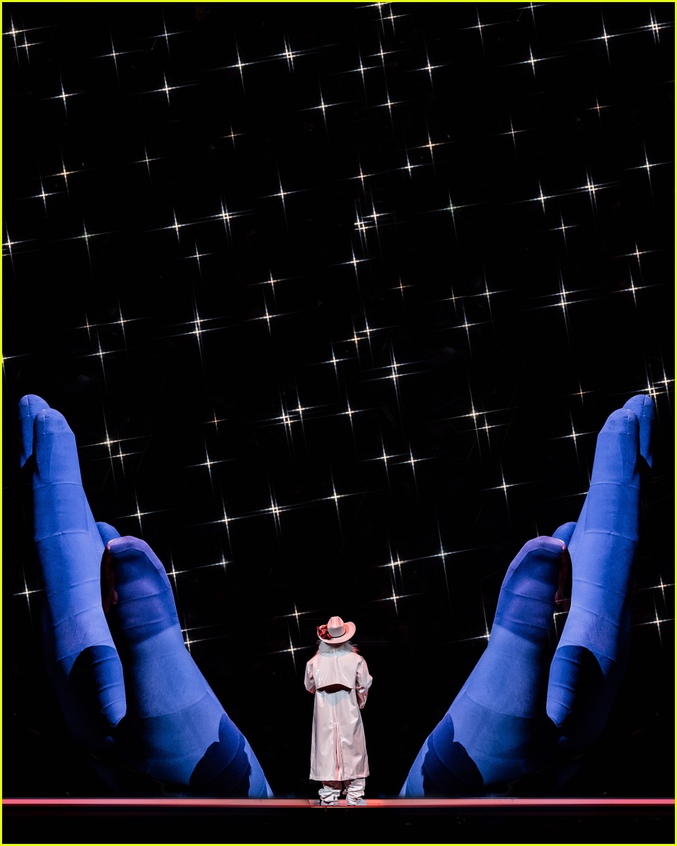 J Balvin Kicks Off 2025 'Back to the Rayo' Tour - Set List Revealed for ...