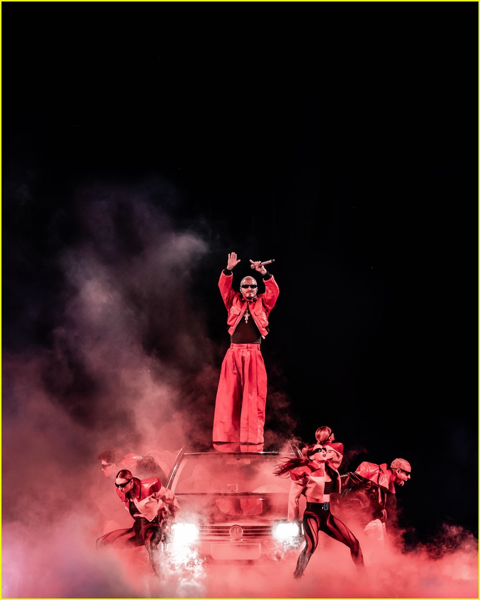 J Balvin Kicks Off 2025 'Back to the Rayo' Tour - Set List Revealed for ...