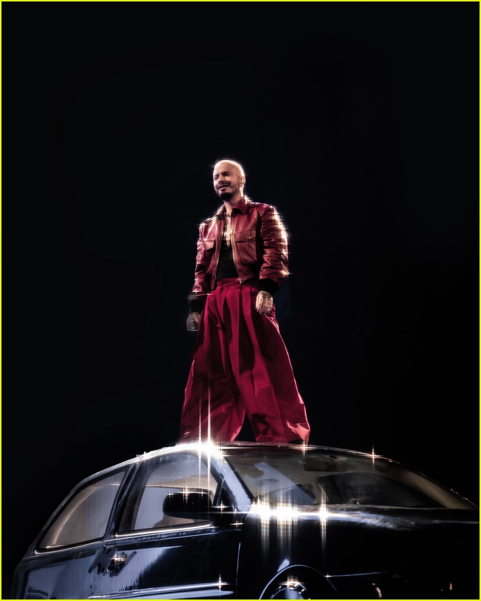 J Balvin Kicks Off 2025 'Back to the Rayo' Tour - Set List Revealed for ...