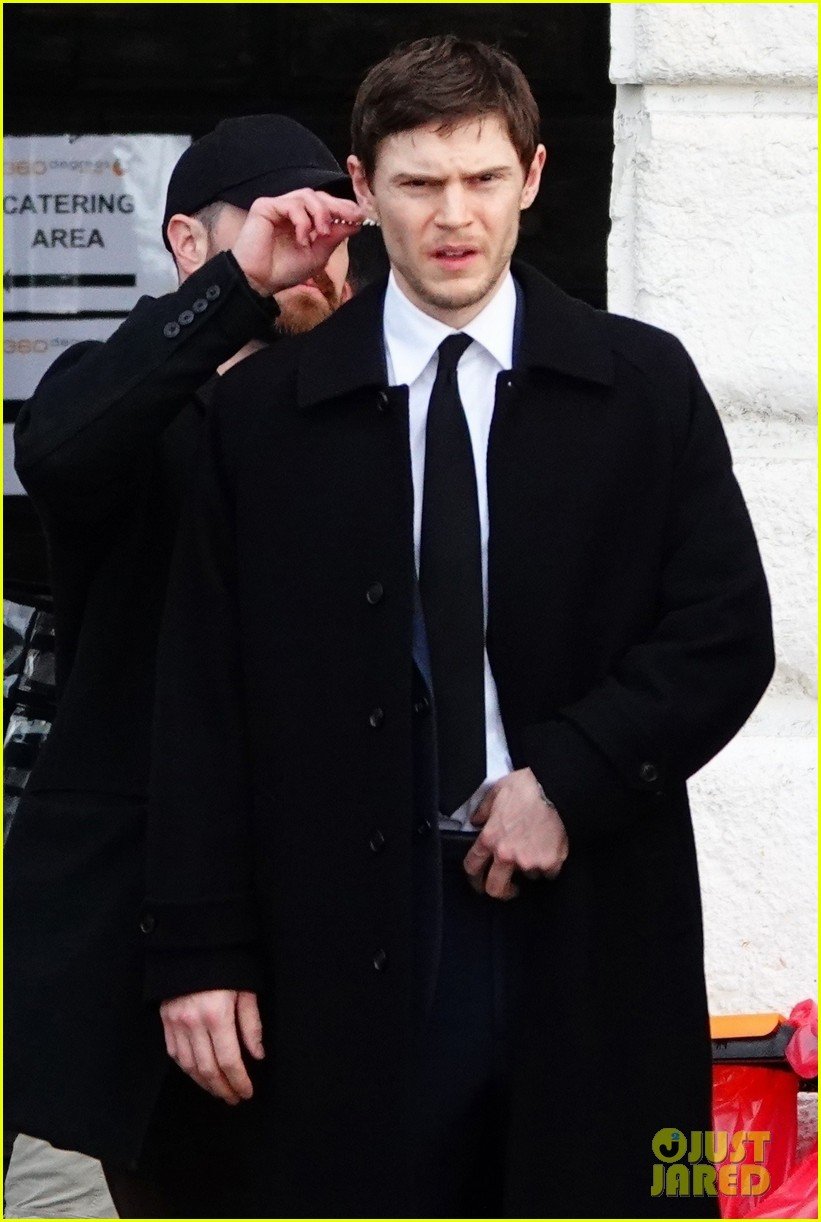 Evan Peters Is Bloody & Bruised in New 'The Beauty' Set Photos for Ryan ...