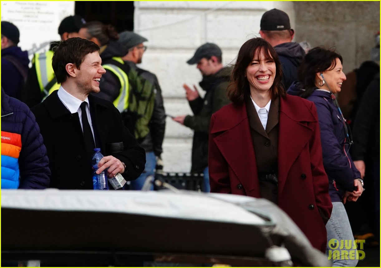 Evan Peters Is Bloody & Bruised in New 'The Beauty' Set Photos for Ryan ...