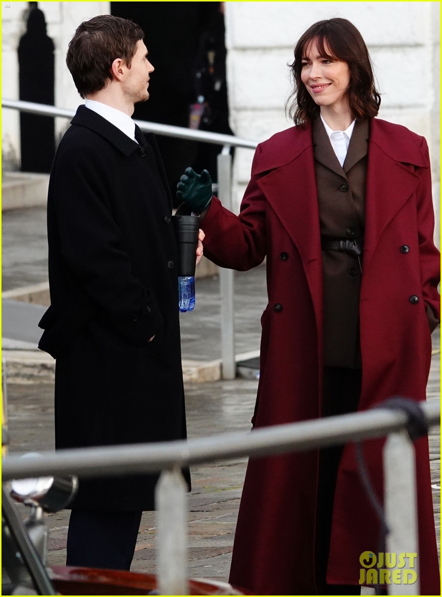 Evan Peters Is Bloody & Bruised in New 'The Beauty' Set Photos for Ryan ...