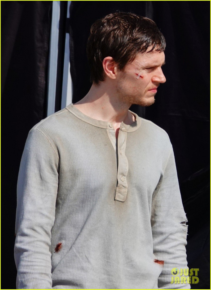 Evan Peters Is Bloody & Bruised in New 'The Beauty' Set Photos for Ryan ...