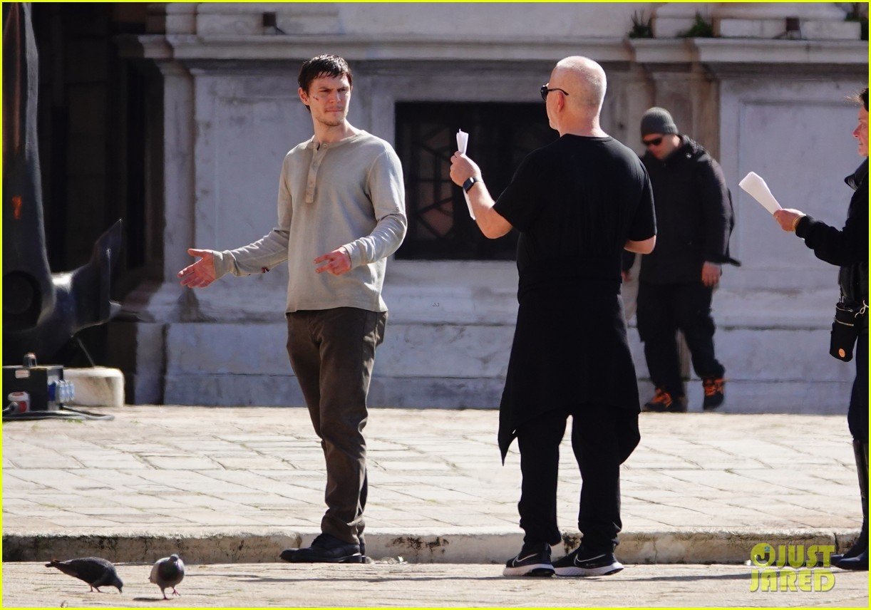 Evan Peters Is Bloody & Bruised in New 'The Beauty' Set Photos for Ryan ...