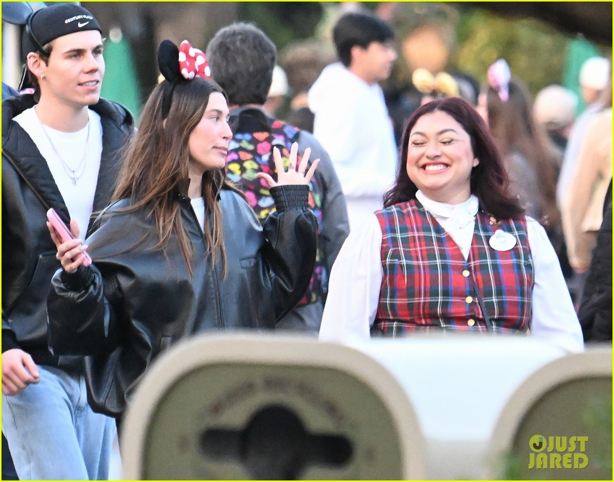 Justin Bieber & Wife Hailey Spotted in Mickey & Minnie Ears During ...