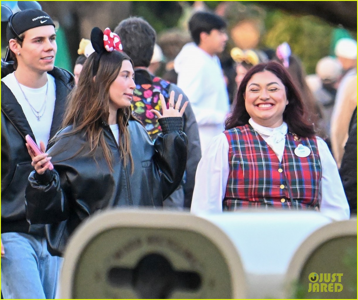 Justin Bieber & Wife Hailey Spotted in Mickey & Minnie Ears During ...