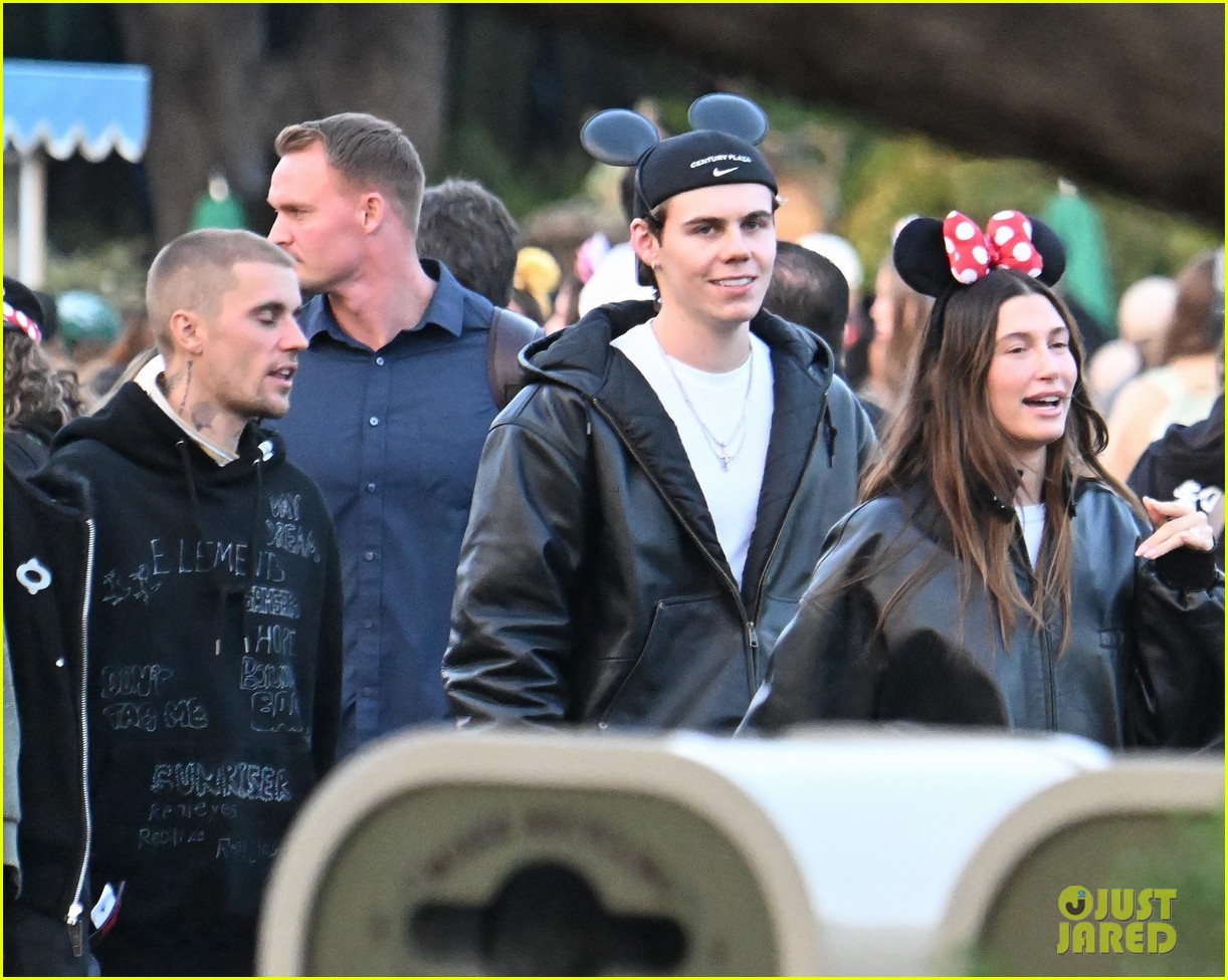 Justin Bieber & Wife Hailey Spotted in Mickey & Minnie Ears During ...