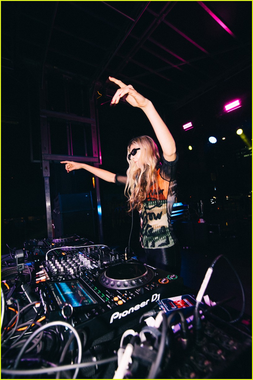 Blu DeTiger Shuts Down the San Francisco Streets with Free DJ Set ...