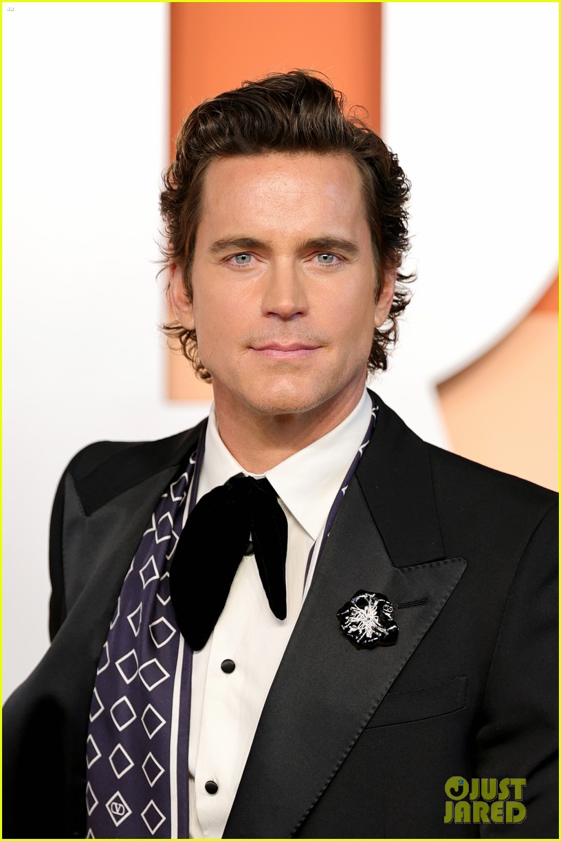 Photo: matt bomer vanity oscars 2025 5 | Photo 5132453 | Just Jared: Entertainment News