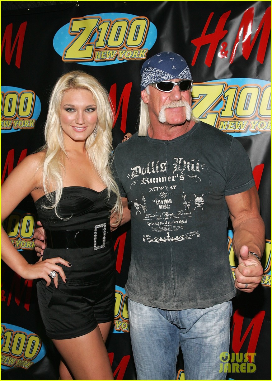 Brooke Hogan Responds to Family Drama, Explains Why She Cut Contact with Her Family Years Ago ...