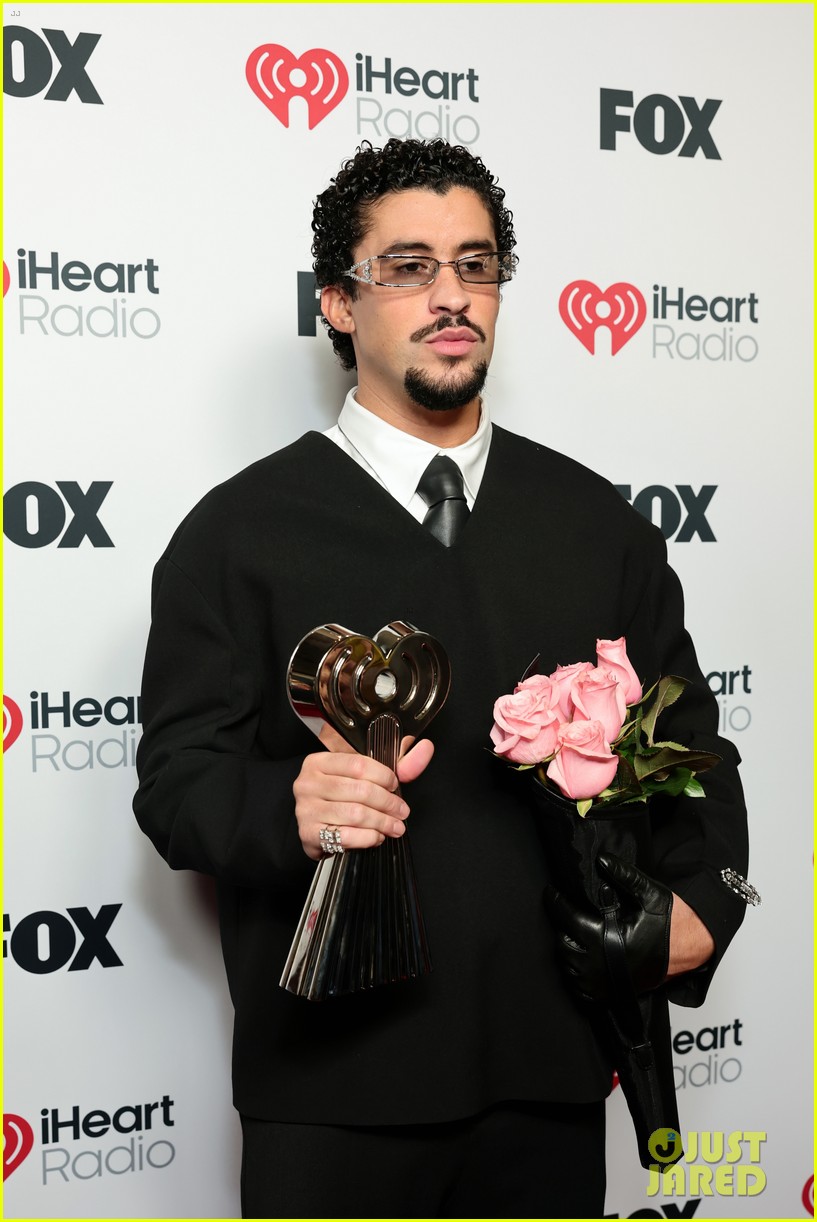 Bad Bunny Closes Out iHeartRadio Music Awards with 'EoO' Performance ...