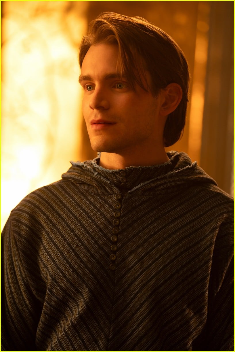 Why Prince Charming Was Removed from 'Snow White' Remake & What Andrew Burnap Said About Playing ...