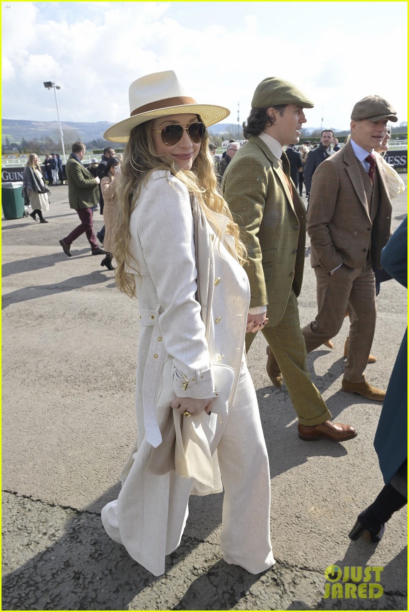 Henry Cavill & Natalie Viscuso Rub Shoulders with Royalty While ...