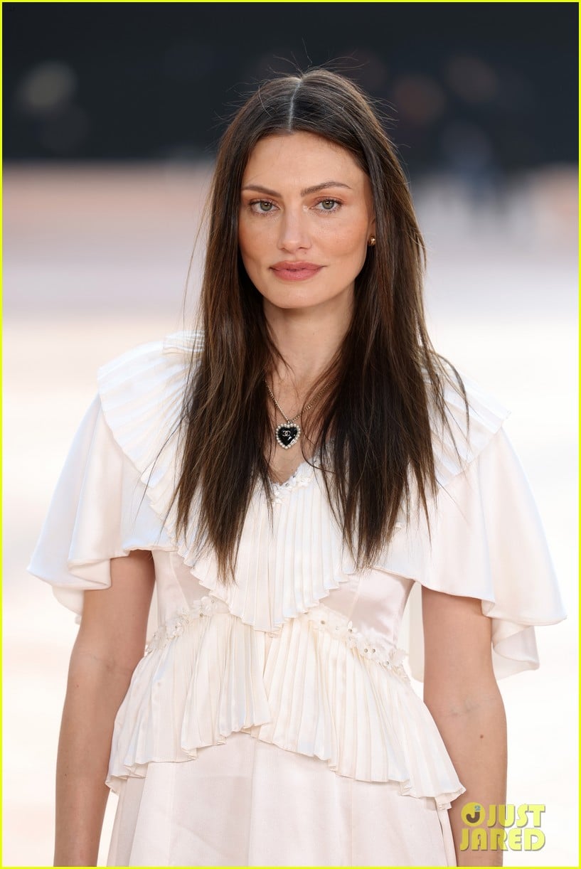 'Bridgerton' Stars Yerin Ha & Simone Ashley Attend Chanel Show During ...