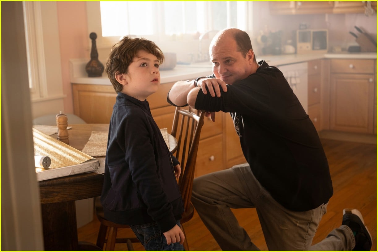 'The Life of Chuck' Trailer: Tom Hiddleston Stars in Movie Adaption of ...