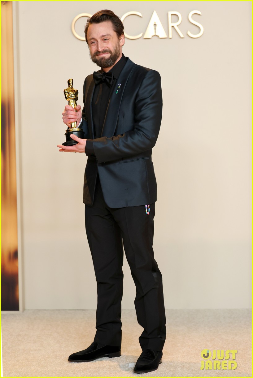 Photo: kieran culkin oscars 2025 win 07 | Photo 5132225 | Just Jared ...