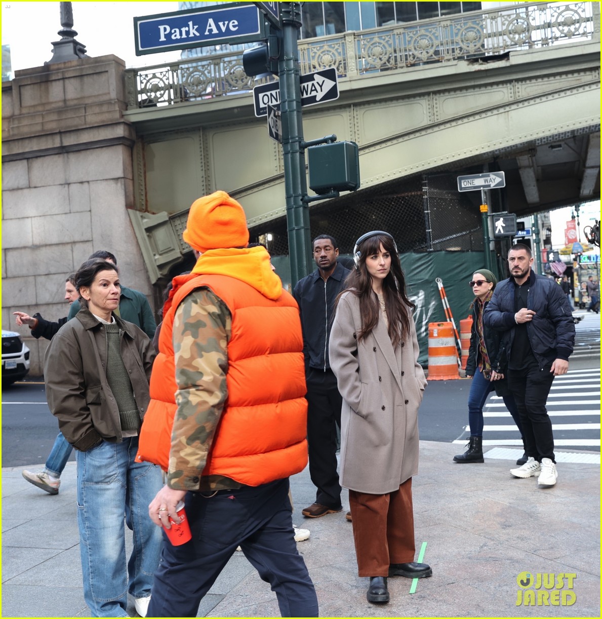 Photo: dakota johnson filming verity 04 | Photo 5136560 | Just Jared ...