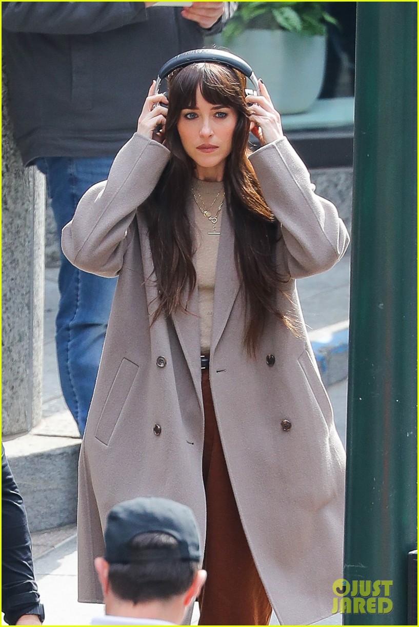 Photo: dakota johnson bloody verity set 15 | Photo 5136600 | Just Jared: Entertainment News
