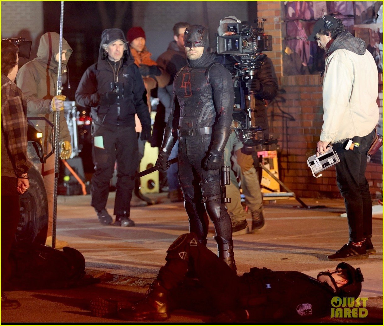 Charlie Cox Spotted in Daredevil's New Black Suit in 'Born Again' Season 2 Set Photos: Photo ...