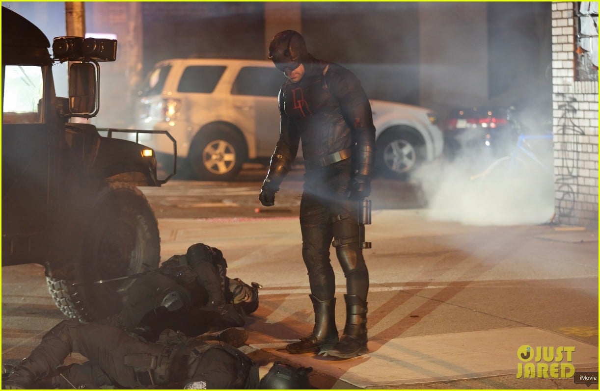 Charlie Cox Spotted in Daredevil's New Black Suit in 'Born Again' Season 2 Set Photos: Photo ...