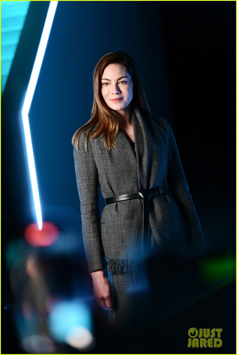 Dior's Paris Fashion Show Draws Natalie Portman, Jisoo, Lily James, & More in the Front Row ...