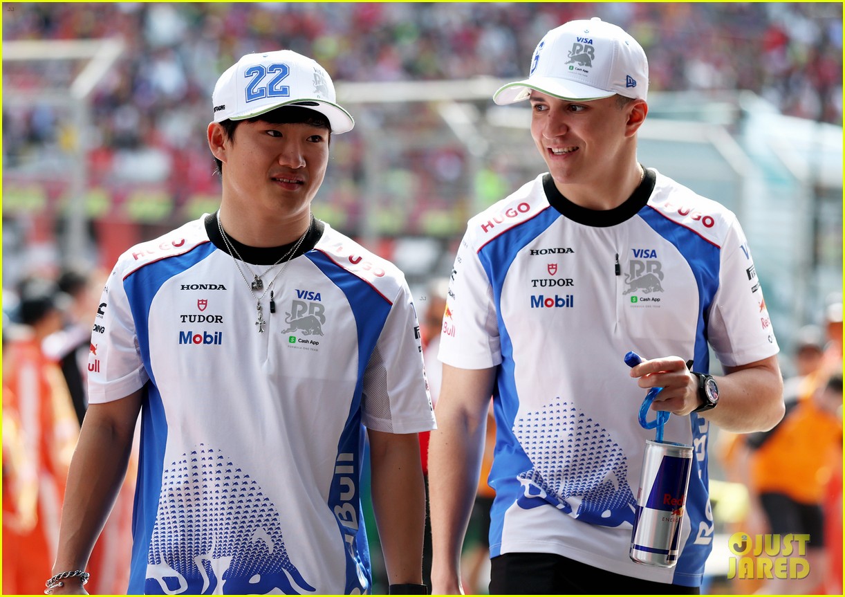 Lewis Hamilton, George Russell & More F1 Drivers Pay Tribute to Eddie ...